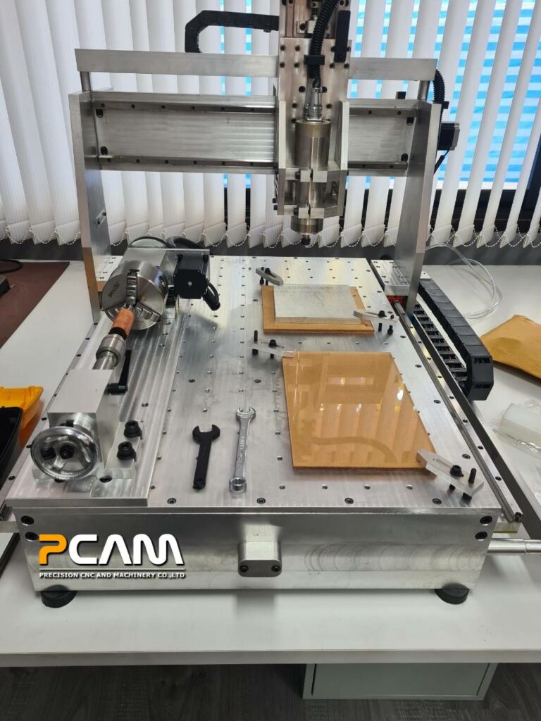 จัดส่งและอบรมเครื่อง mini cnc 4060s + แกน 4 ที่มหาวิทยาลัยเทคโนโลยีราช ...